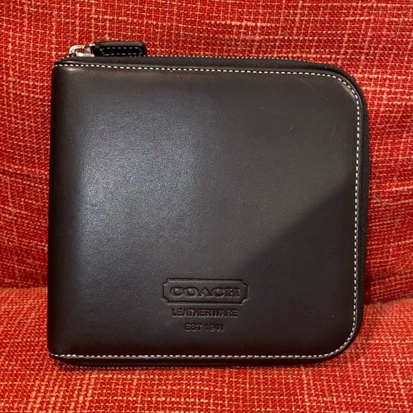 Coach | Accessories | Coach Vntg Leatherware Black Zip Around Cd Blue ...